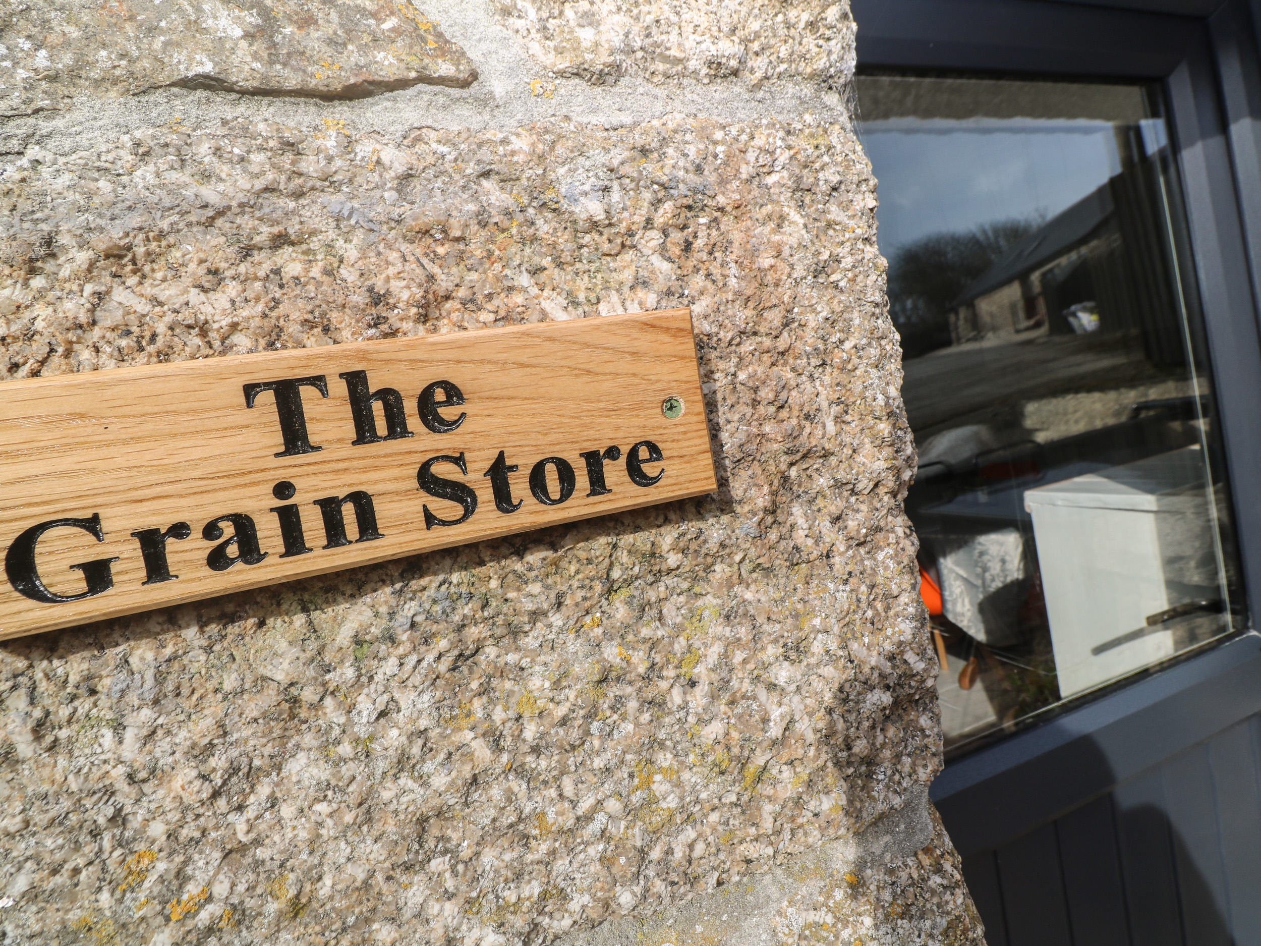 The Grain Store, Praze-an-beeble - Dog Friendly Holiday Cottage in Cornwall