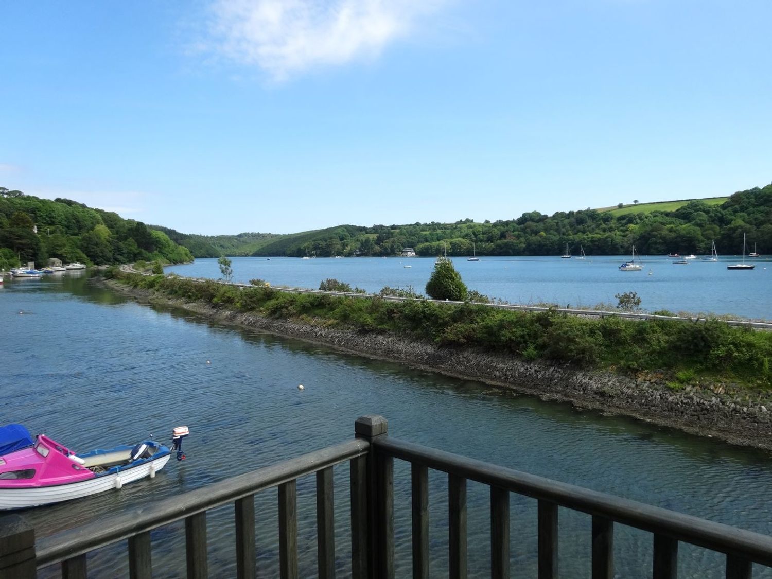 Island House, Tywardreath - Dog Friendly Holiday Cottage in Cornwall
