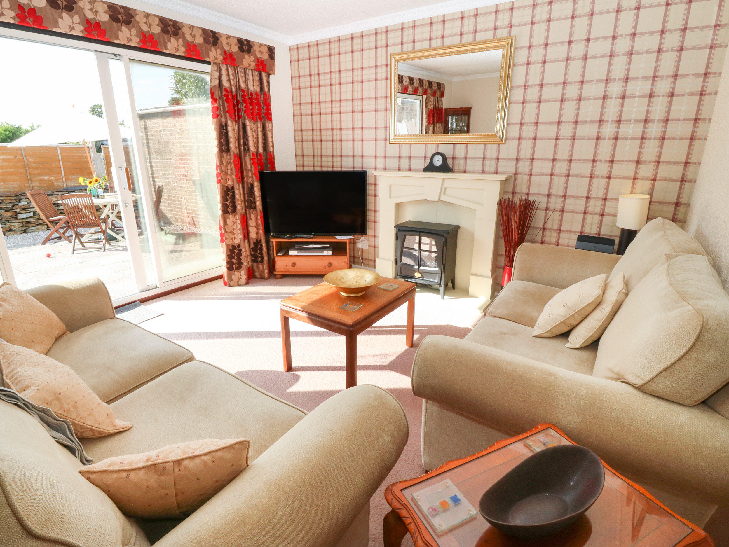 100 Cefn Y Gader, Morfa Bychan - Dog Friendly Holiday Cottage in ...