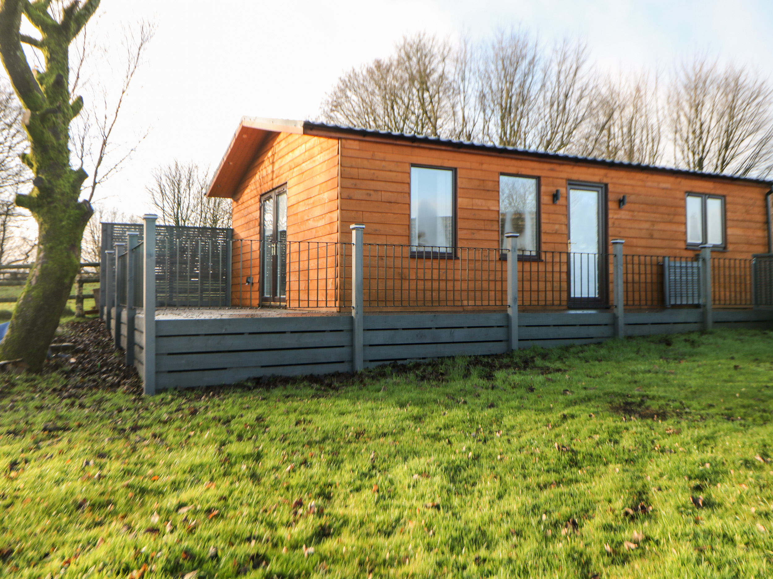 Harry's Lodge, Ashover - Dog Friendly Holiday Cottage in Peak District