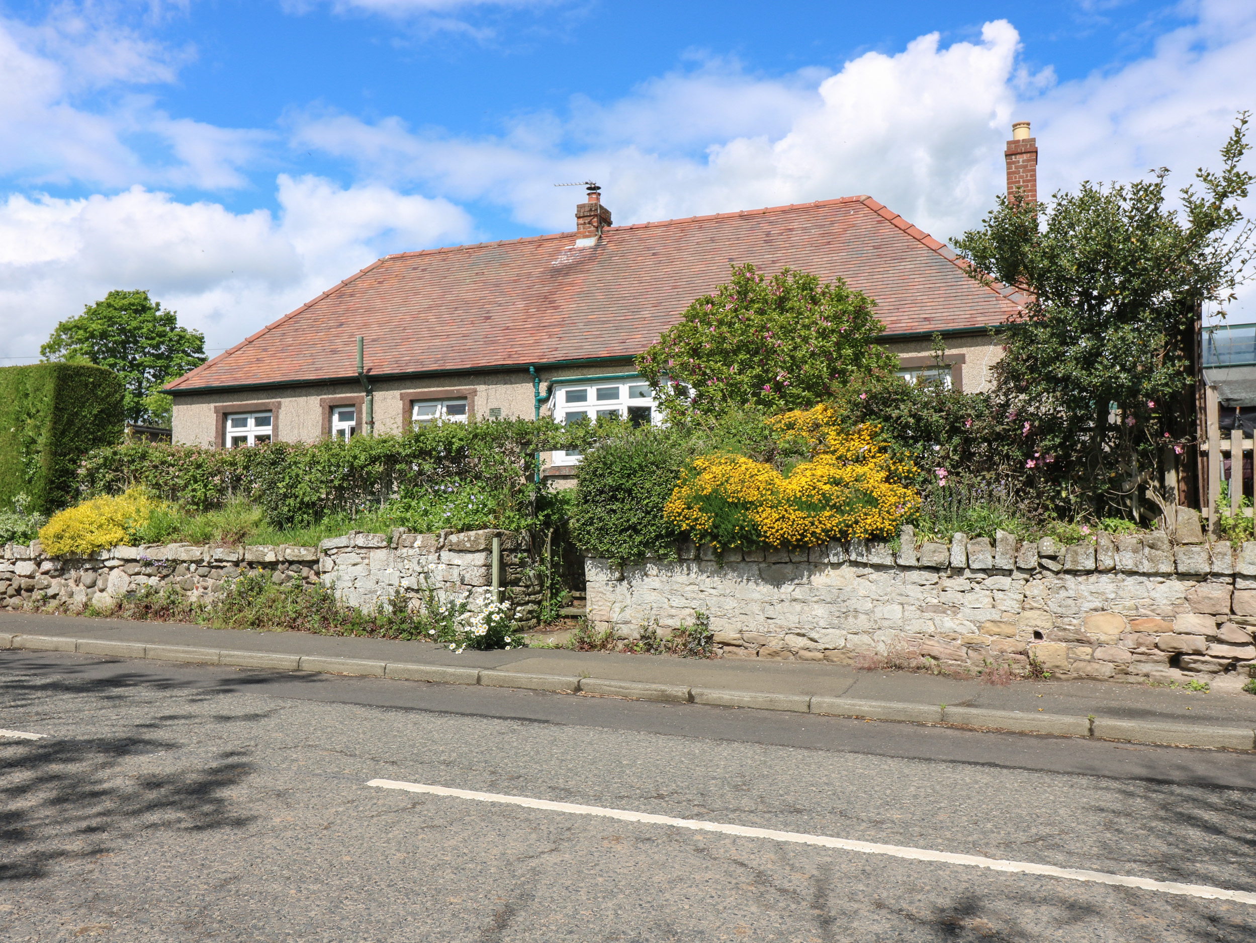 Charlies Cottage, Swinton - Dog Friendly Holiday Cottage in Scottish ...