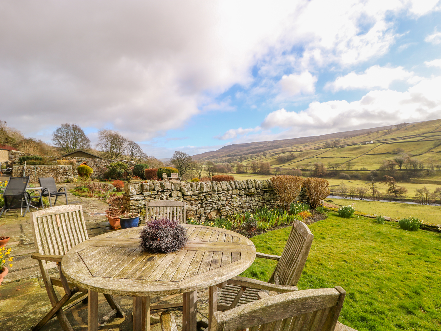 Cowlings - Dog Friendly Cottage in Low Row - Yorkshire Dales - England